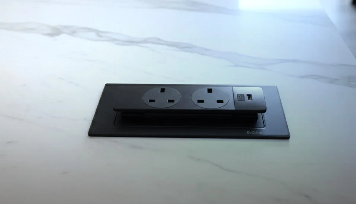 EVOline - Concealed Sockets & Wireless Chargers